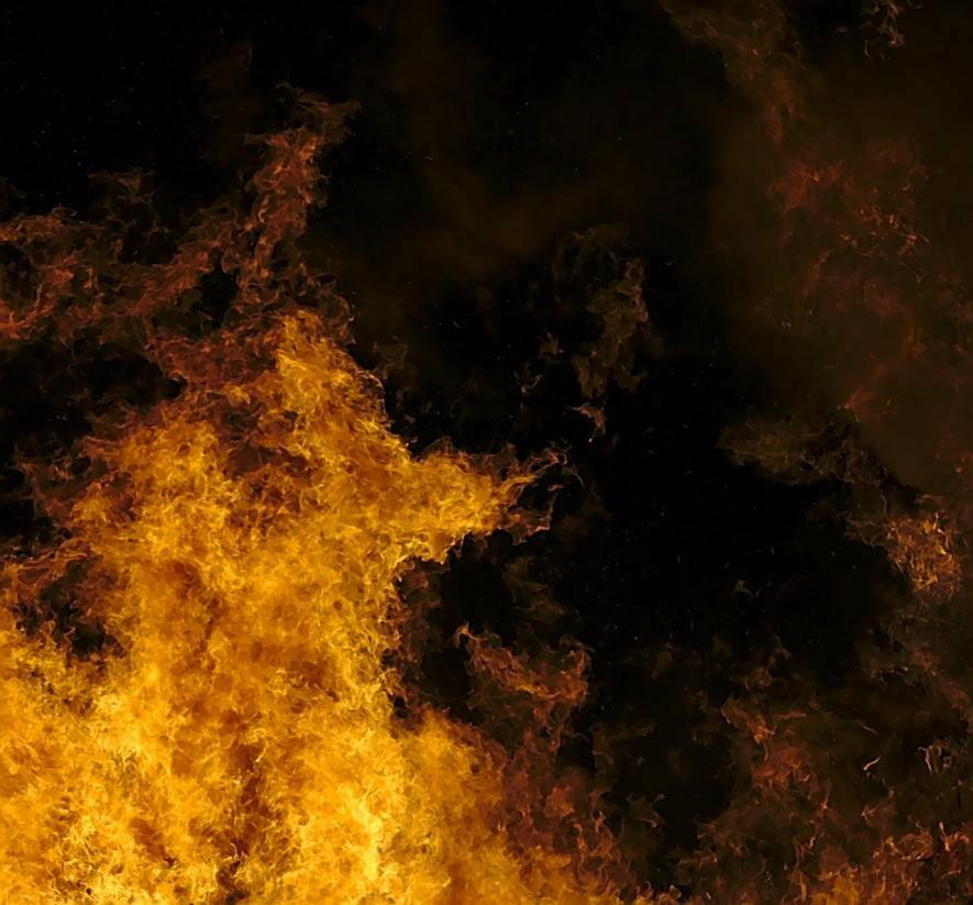Два газовых баллона вынесли из горящего дома в Алматы Новости